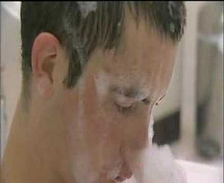 Big Brother 7 - Day 16 - Glyn & Aisleyne in the Bathroom