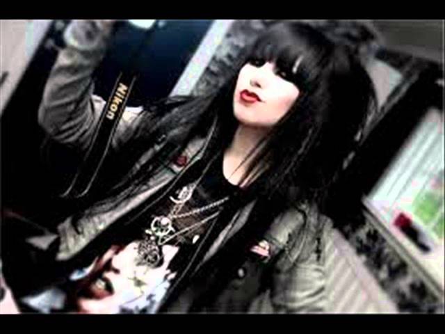 Screamo Hairstyle For Girls