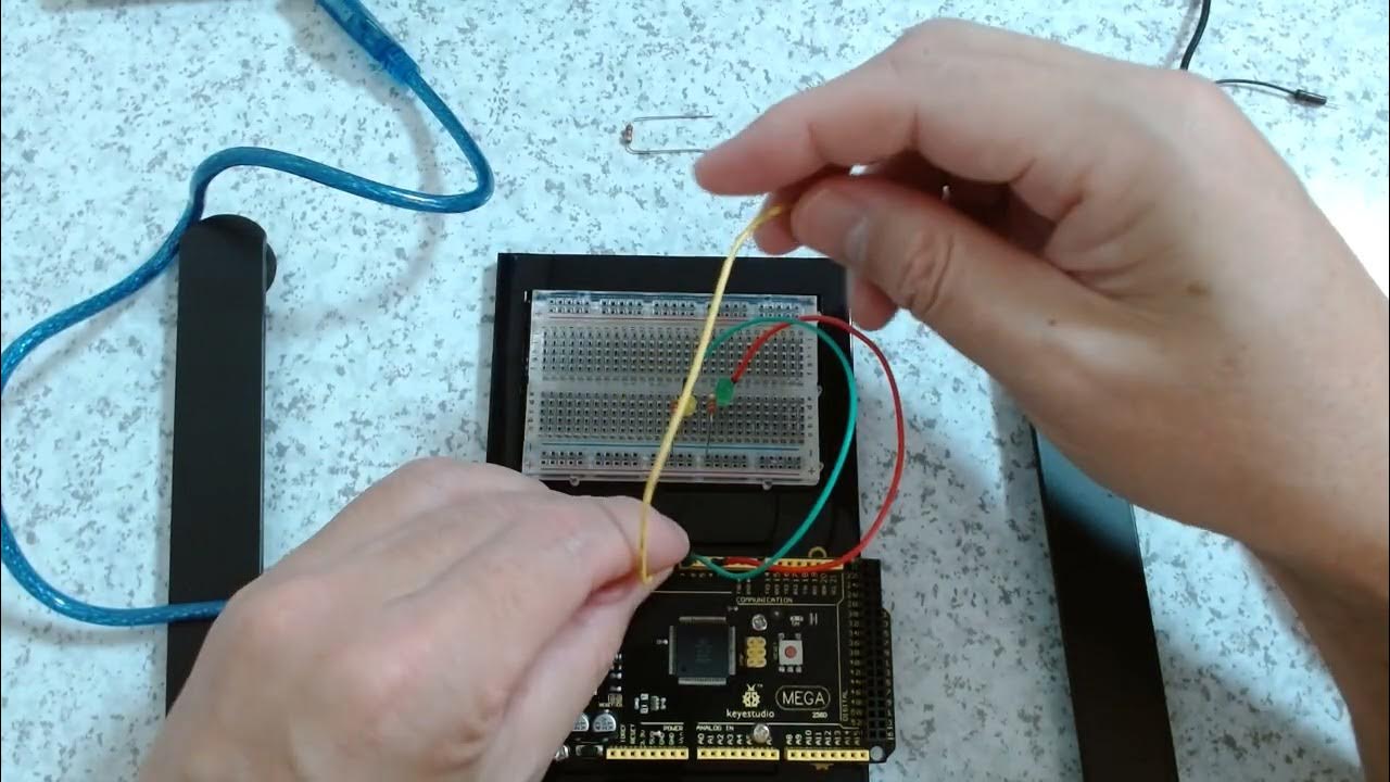 Keyestudio Arduino 2560 R3 Project 5 Traffic Light - YouTube