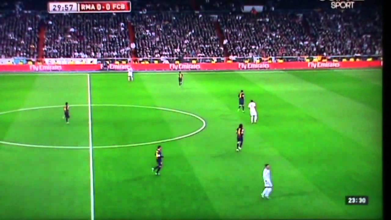 Essien vs Messi (Duel) - YouTube
