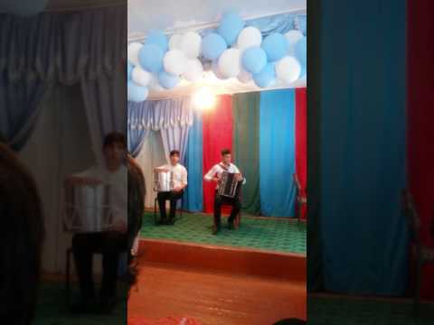 Elvin İlyasov Fikret Əmirov Aslani mahnisini ifa eliyir