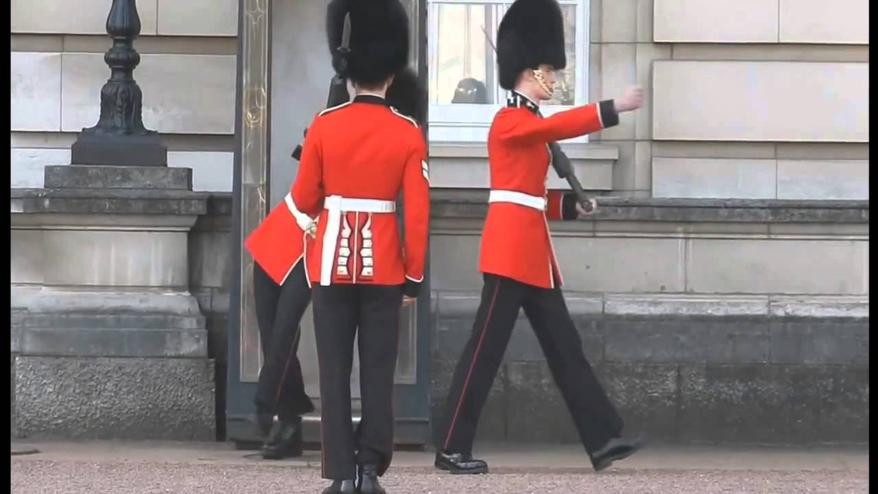 Buckingham Palace Guard Slips and Falls in front of Tourists - YouTube
