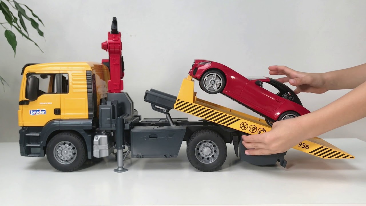 Prezentare Jucarie camion platforma de tractare Man TGA - YouTube