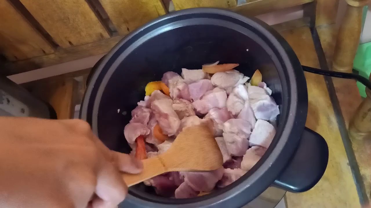 HOW TO COOK PORK SINIGANG IN RICE COOKER | FILIPINO FOOD - YouTube