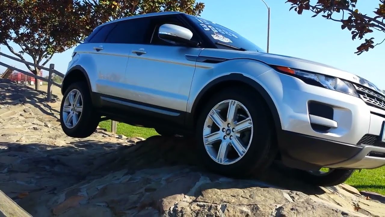 Range Rover Evoque on the Dealer Test Track Rock Course - YouTube