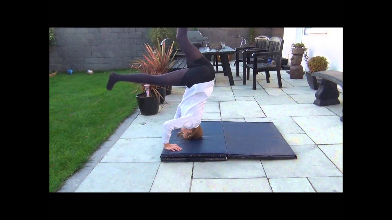 How to: Do a Foward Roll! - YouTube