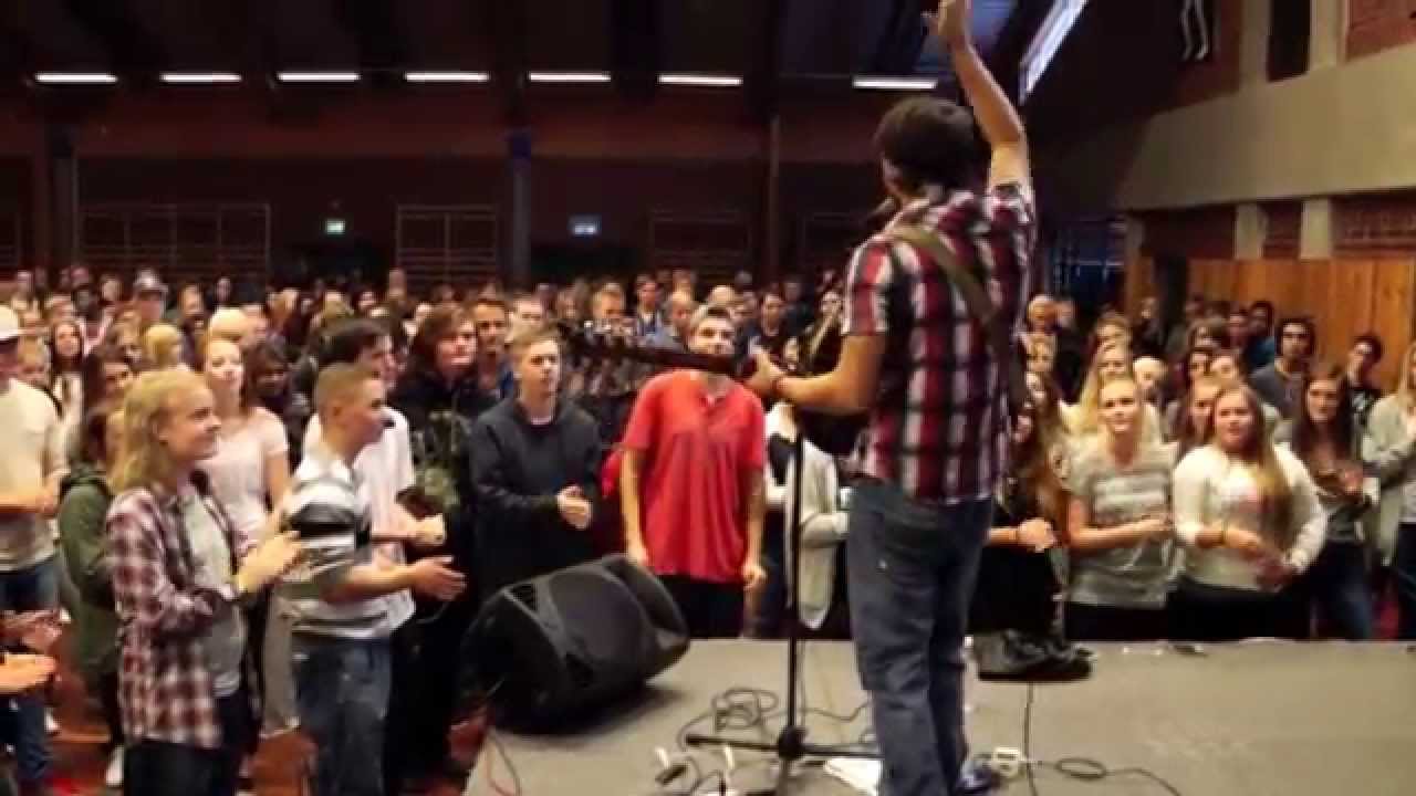 Logan Lind- Train (Live) - YouTube