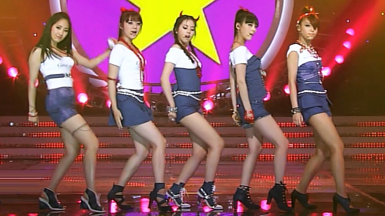 Wonder Girls - 2 Different Tears (Live) - YouTube