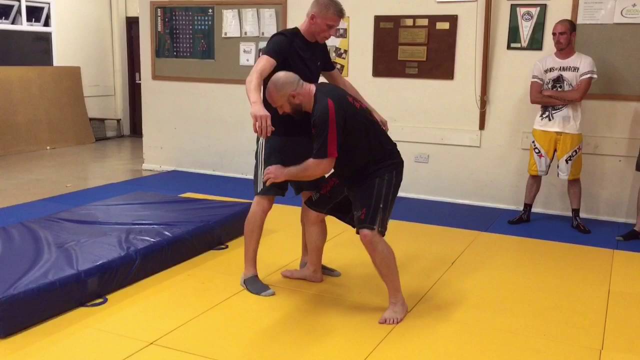 Double leg take down or Morote gari - YouTube