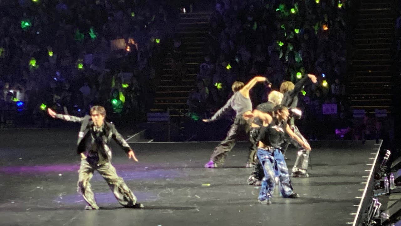 WayV 威神V - Love Talk KCON HK 2024 - YouTube