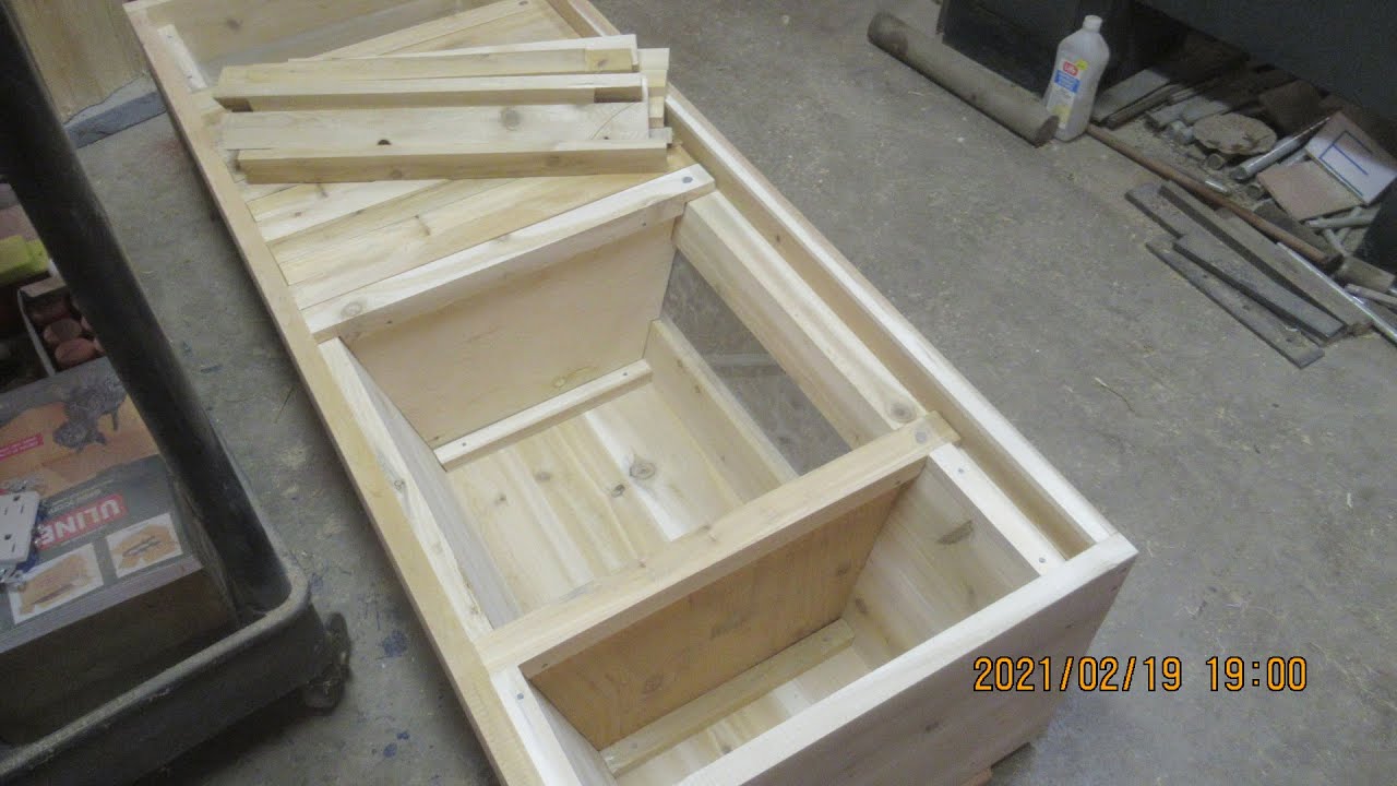How to build a Kenyan Top Bar Beehive Part # 1 2021 02 20 - YouTube
