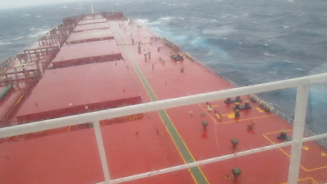VLOC SHIP AT BAD WEATHER - YouTube
