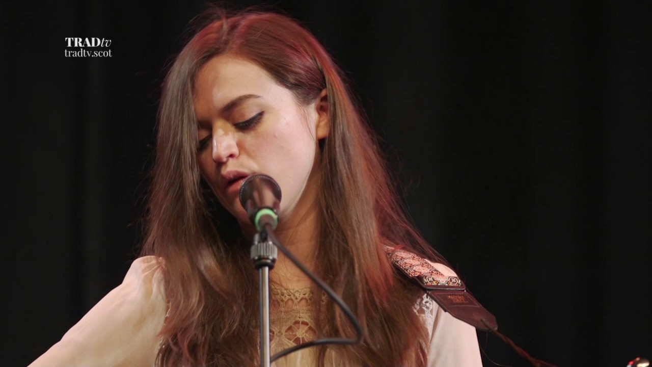 Siobhan Wilson performs Mothers Eyes live at Paisley Arts Centre (The ...