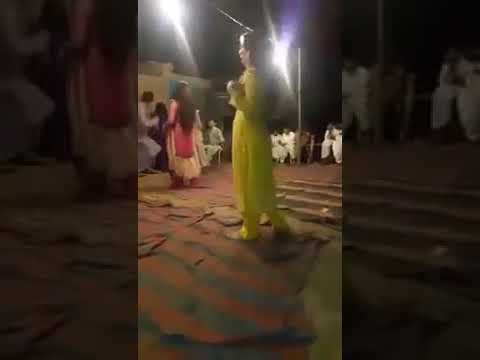 Latest Hot Sexy Mujra At Dera Gazi Khan Wedding.