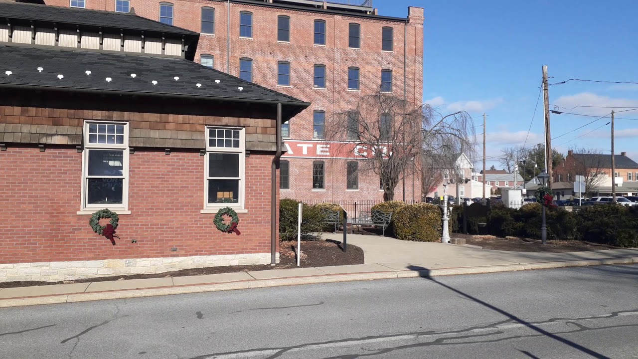 Norfolk Southern H23 @ Downtown Lititz - YouTube