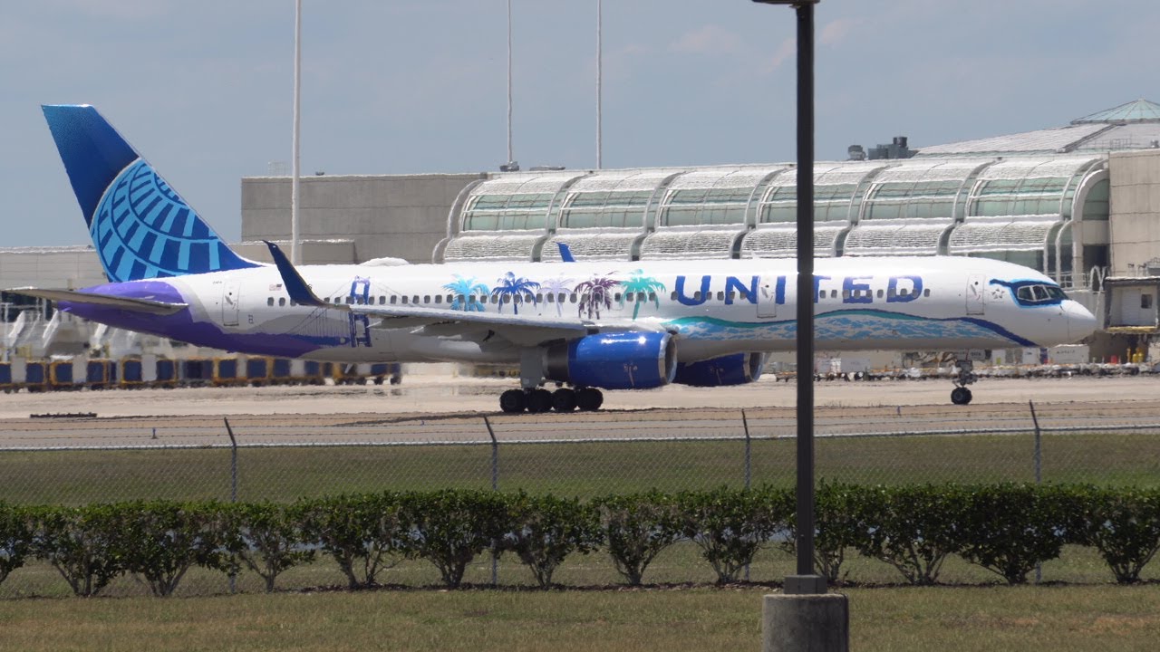 (4K) Plane Spotting Busy Day at ORLANDO INTERNATIONAL AIRPORT UNITED ...