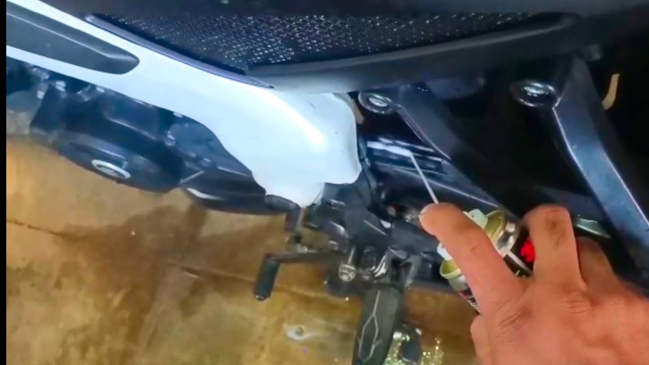 How to use chain spray for lube |correctly lubrication your bike chain ...