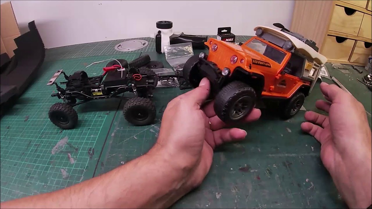 Used Axial scx24 with much options and new bodywork project scale 1/24 ...