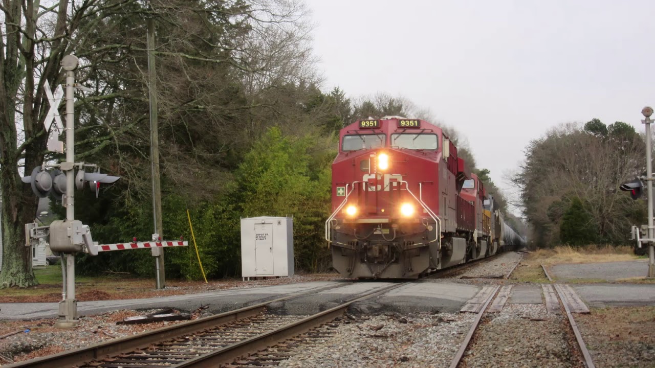 FREE LIKE VIDEO: Canadian Pacific ES44AC 9351 Leads K470 In 2 Locations - YouTube