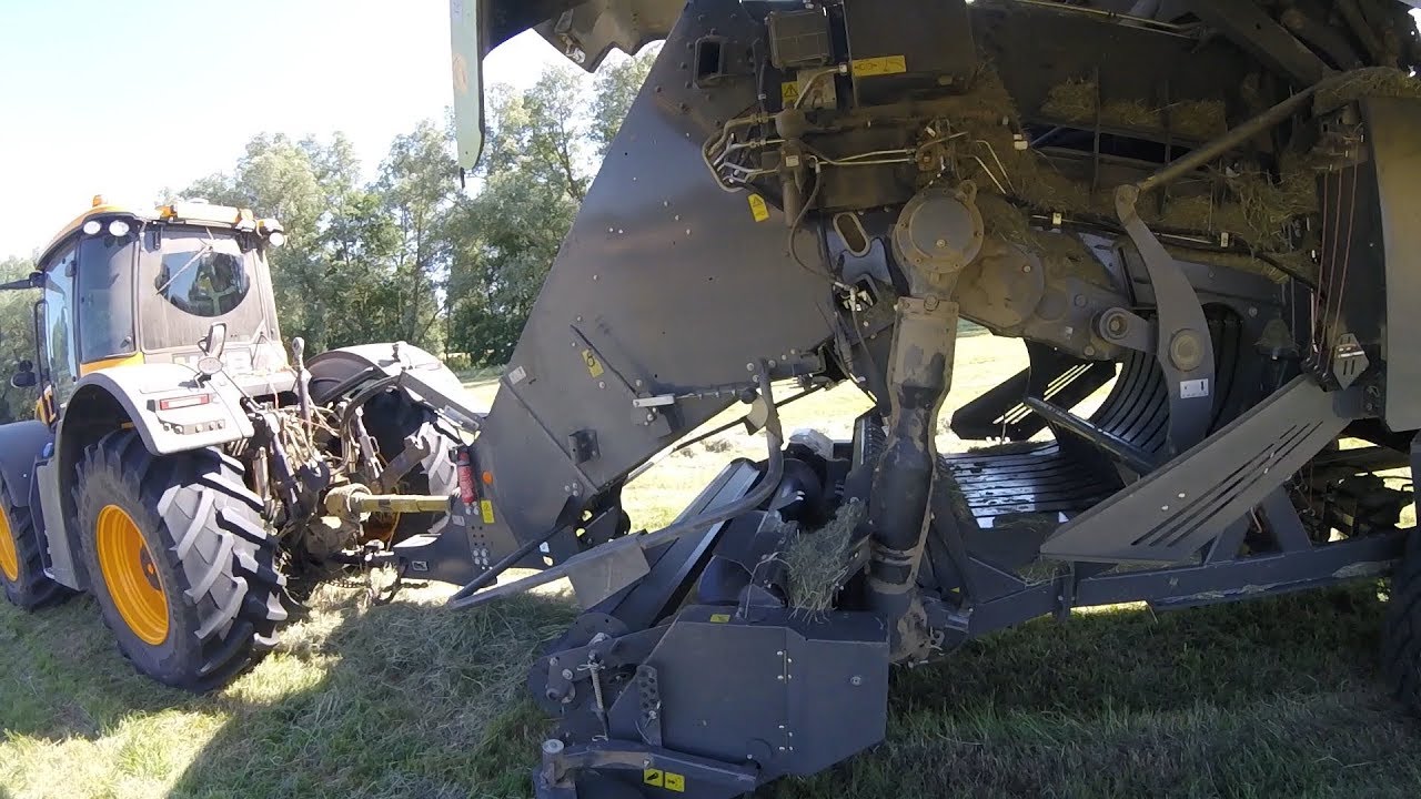 HOW DOES A BIG BALER WORK? - YouTube