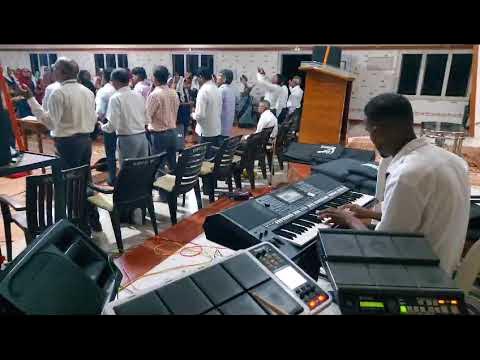 Tu mera bal hai prabhu |live Worship|#worshipsong#hindijesussongs#hindisong - YouTube