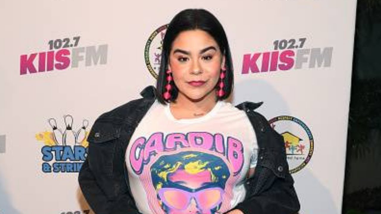 Jessica Marie Garcia Teases ON MY BLOCK Season 2! - YouTube
