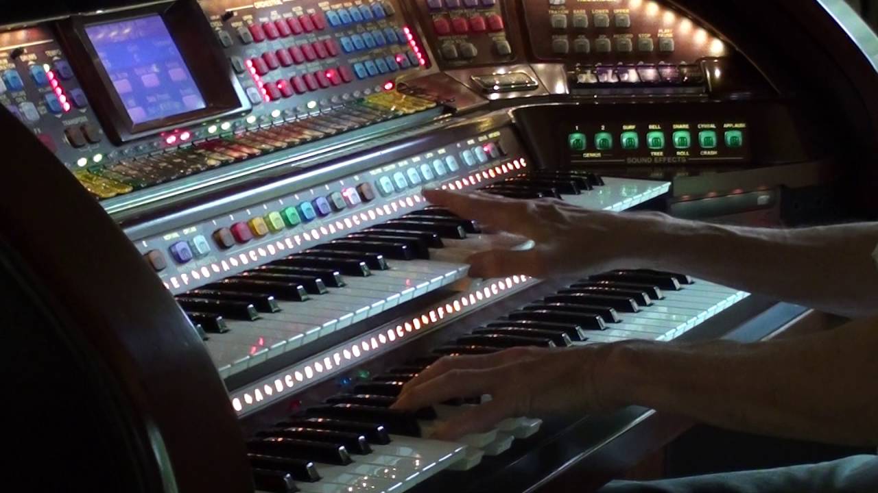 Walter Hammel Plays "What's New Pussycat" On the Lowrey Prestige ...