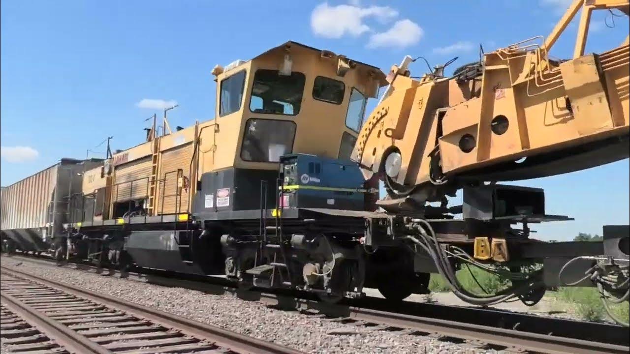 Loram DC-4 on BNSF 4254 East in Galesburg, IL 8/18/22 - YouTube