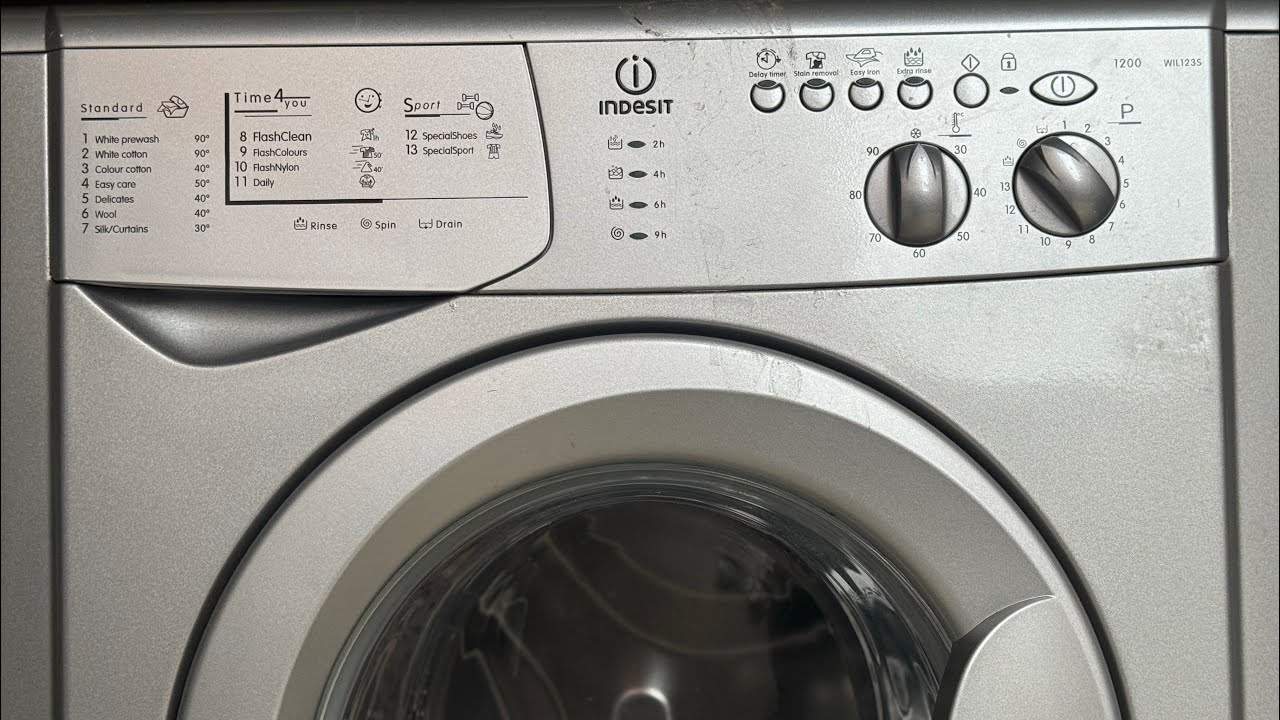 Indesit WIL123S - Test Spin @laundrylad2006 - YouTube
