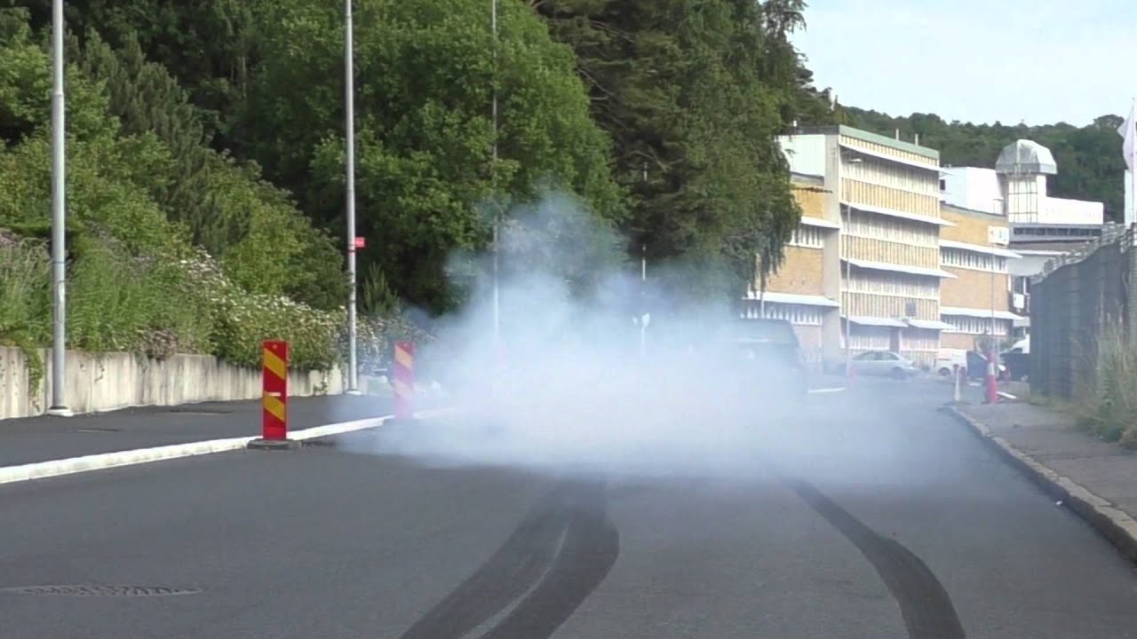 AWD drifting syclone - YouTube