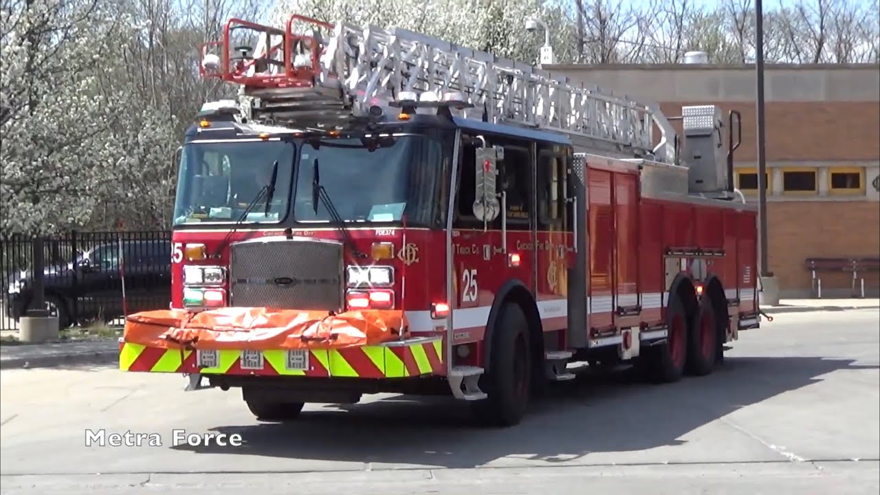 Chicago Fire Dept Truck 25 Responding - YouTube