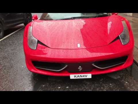 Red Ferrari 458 italia on Sloane Street KAN4V