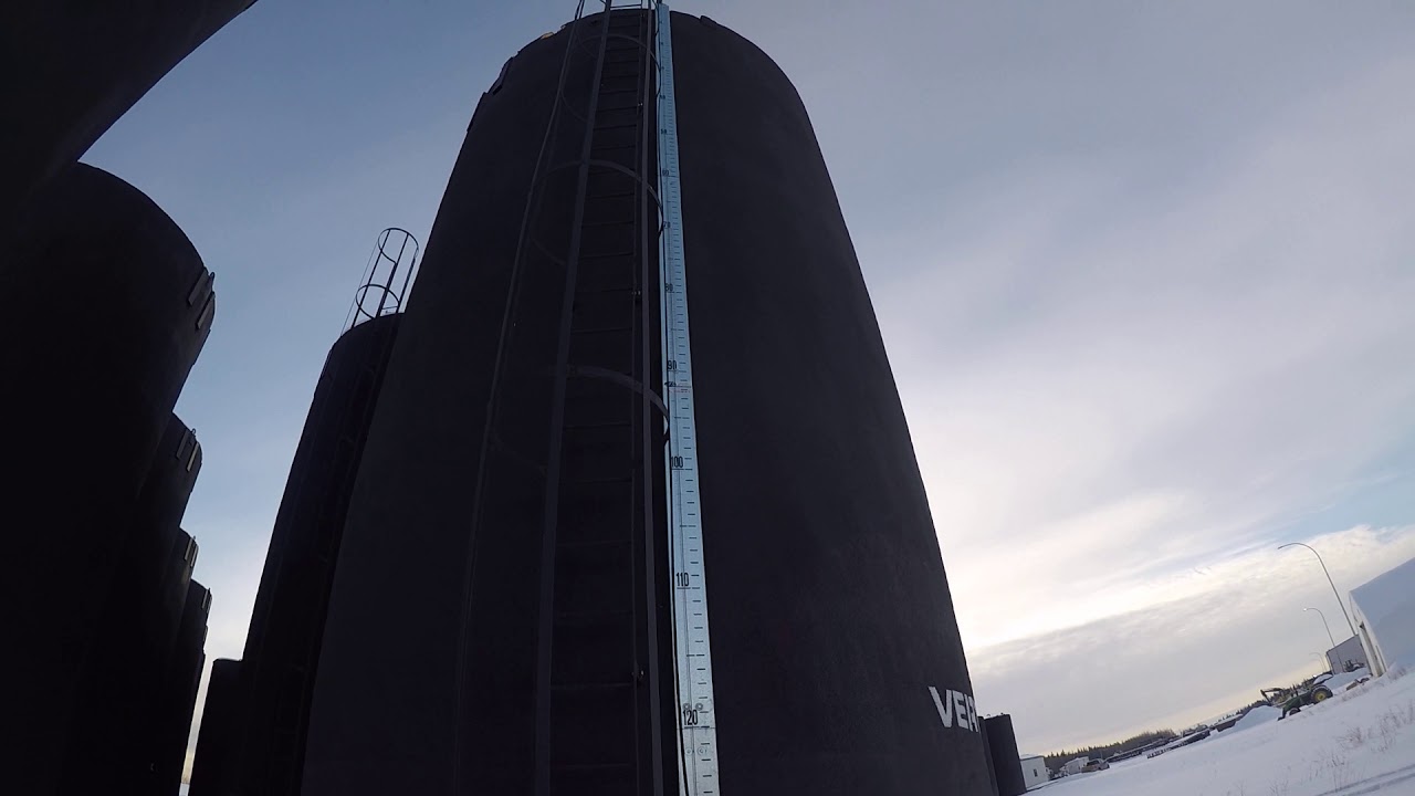 1000 BBL Tank w/ Ladder - YouTube