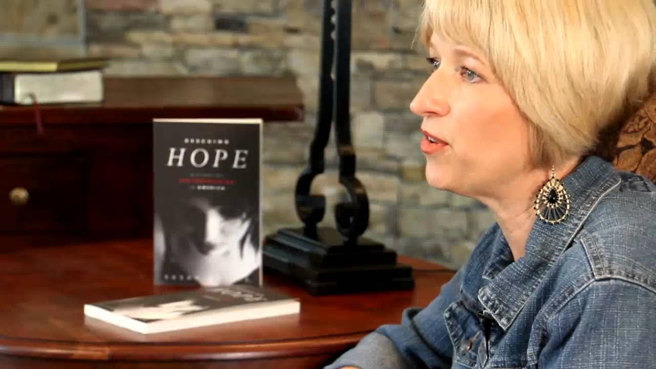 iUniverse Interviews Susan Norris, Author of 'Rescuing Hope' - YouTube