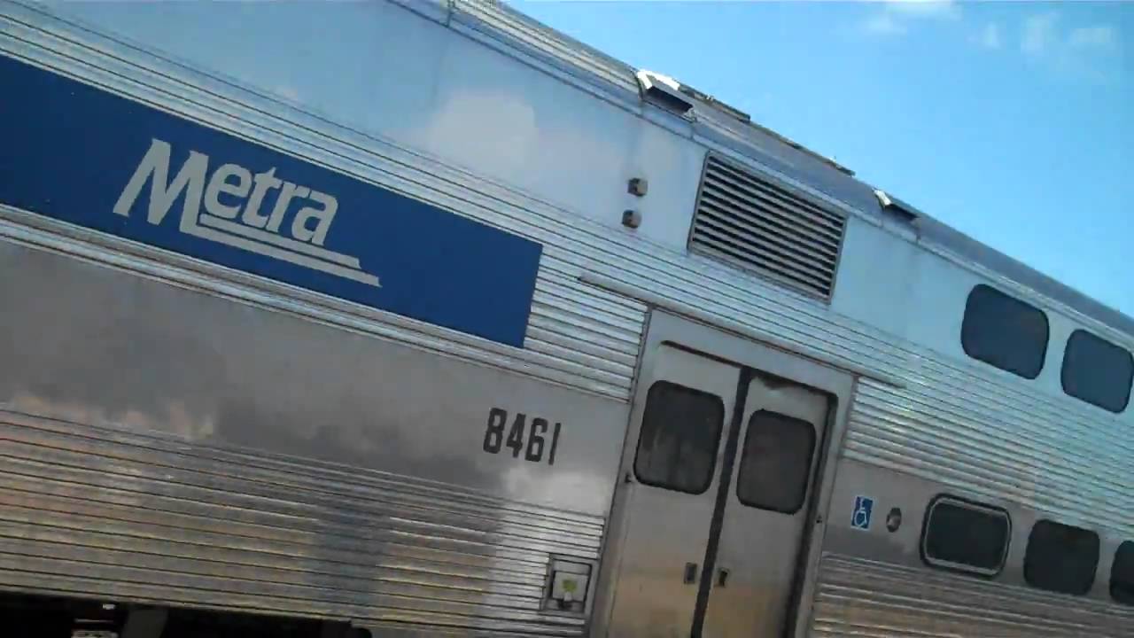 Metra F40PH 133 trn 29 West Chicago - YouTube