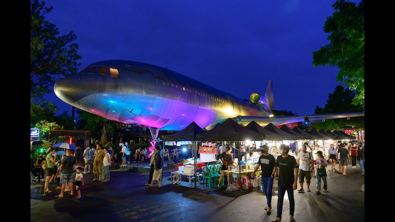 [4K] 2020 "Chang Chui" hip market and creative park on the evening, Bangkok - YouTube
