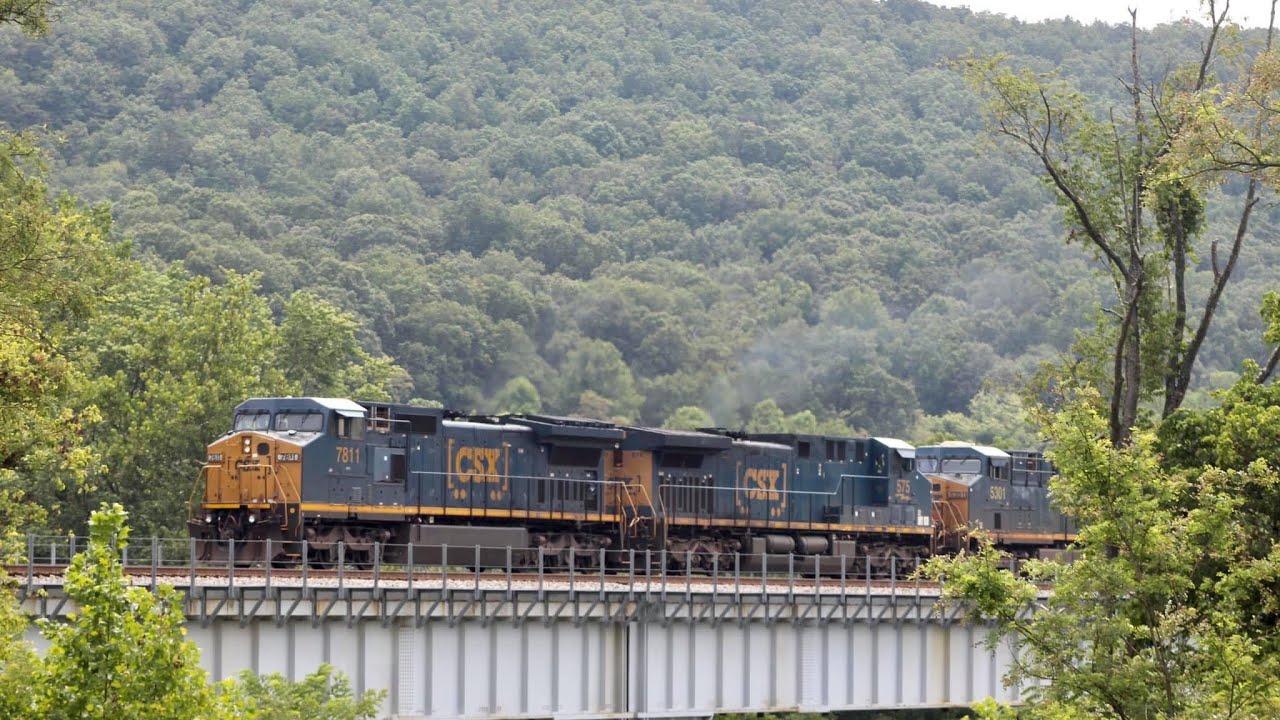 A trip to CSX Cumberland yard and more - YouTube