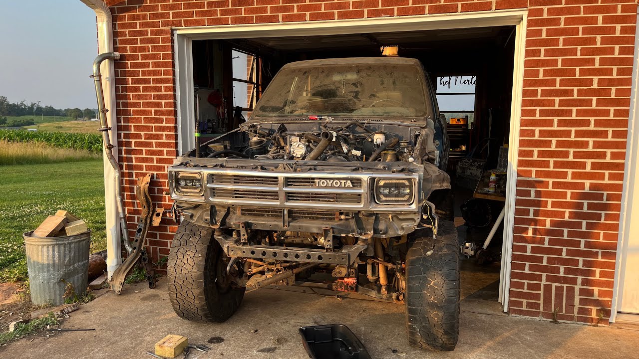 1989 4Runner V8 Swap! - YouTube