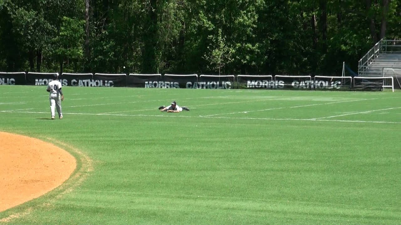 Diving Outfield Catch In Center Field In JV Baseball Game! - YouTube