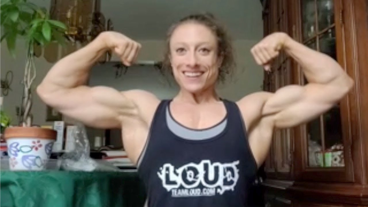 Emily Schubert Flex - YouTube