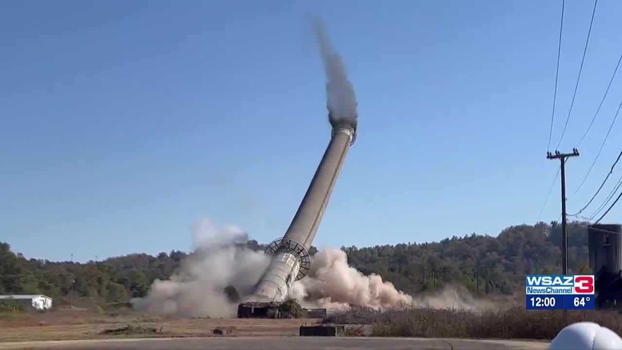 Smoke stack demo at Point Industrial Park in South Point, Ohio - YouTube