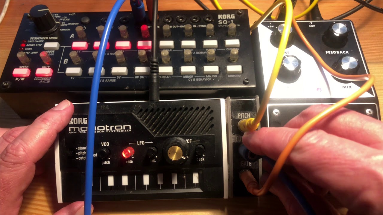 Korg Monotron CV Mod - SQ1 Sequencer - Moog MF Delay - YouTube