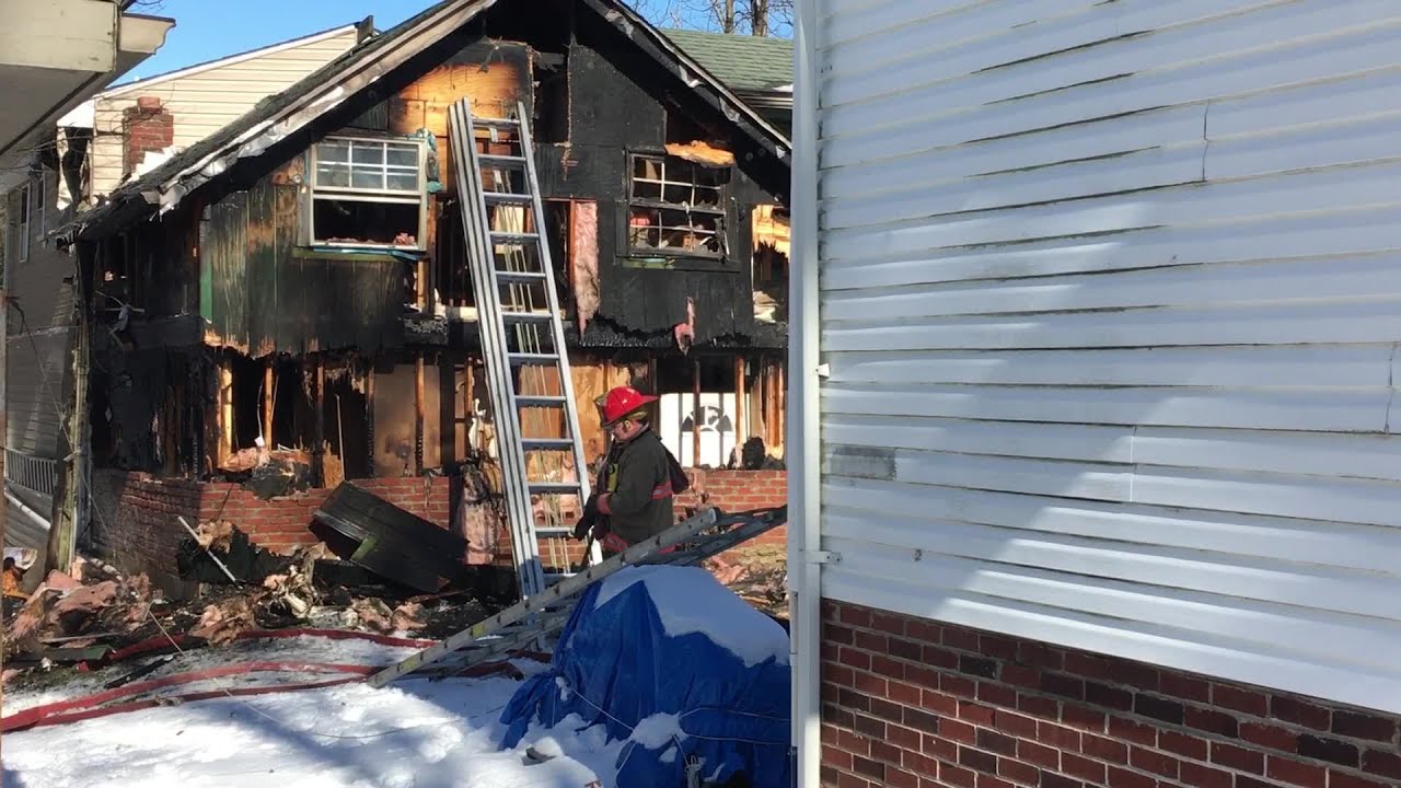 Fire erupts in apartment building in Mercer County - YouTube