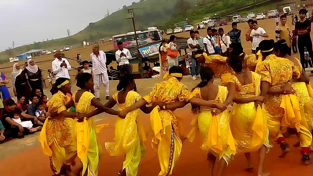 Dangi folk dance - YouTube