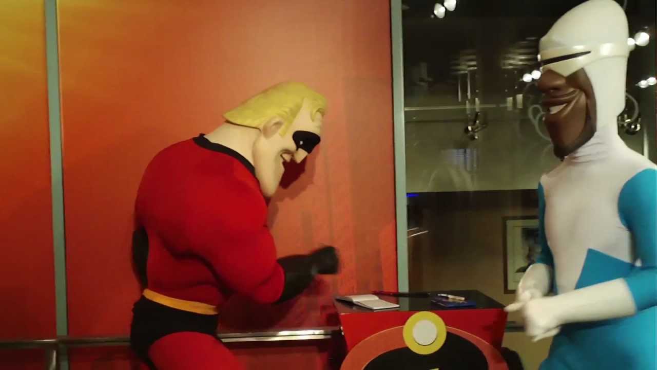 Mr Incredible and Frozone in Walt Disney World Hollywood Studios - YouTube