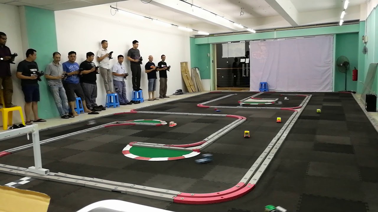 1/28 Micro RC Truck so much fun - YouTube