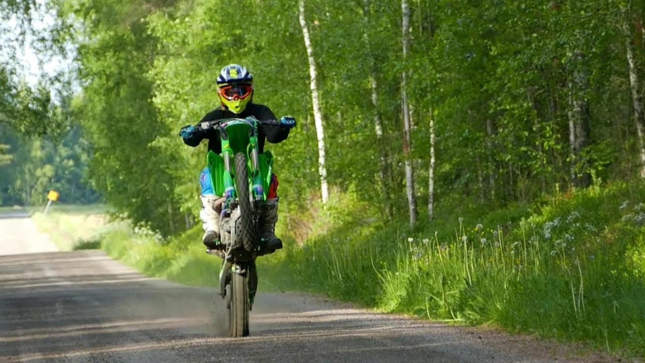 Kawasaki KX450F - First Power Wheelies (Raw Sounds) - YouTube