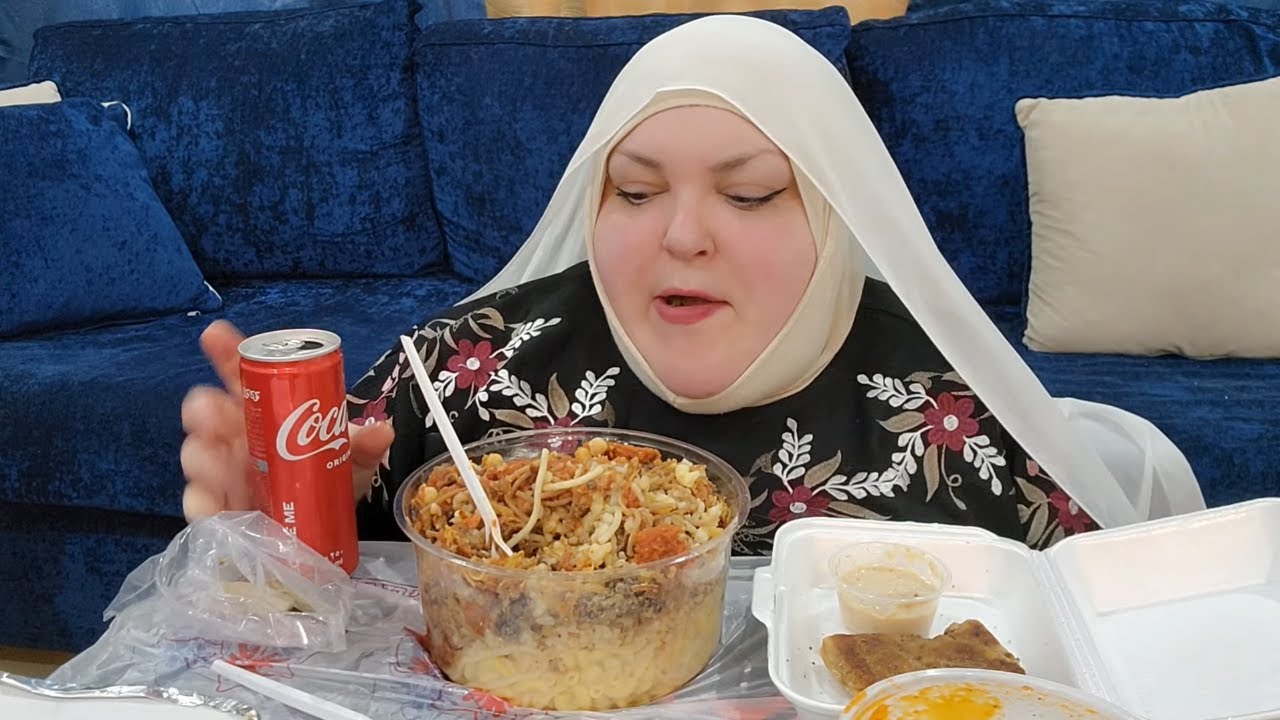 Looking at Foodie Beauty's "KOSHARY, ARAYES AND ROZ B HALEEB MIDDLE ...
