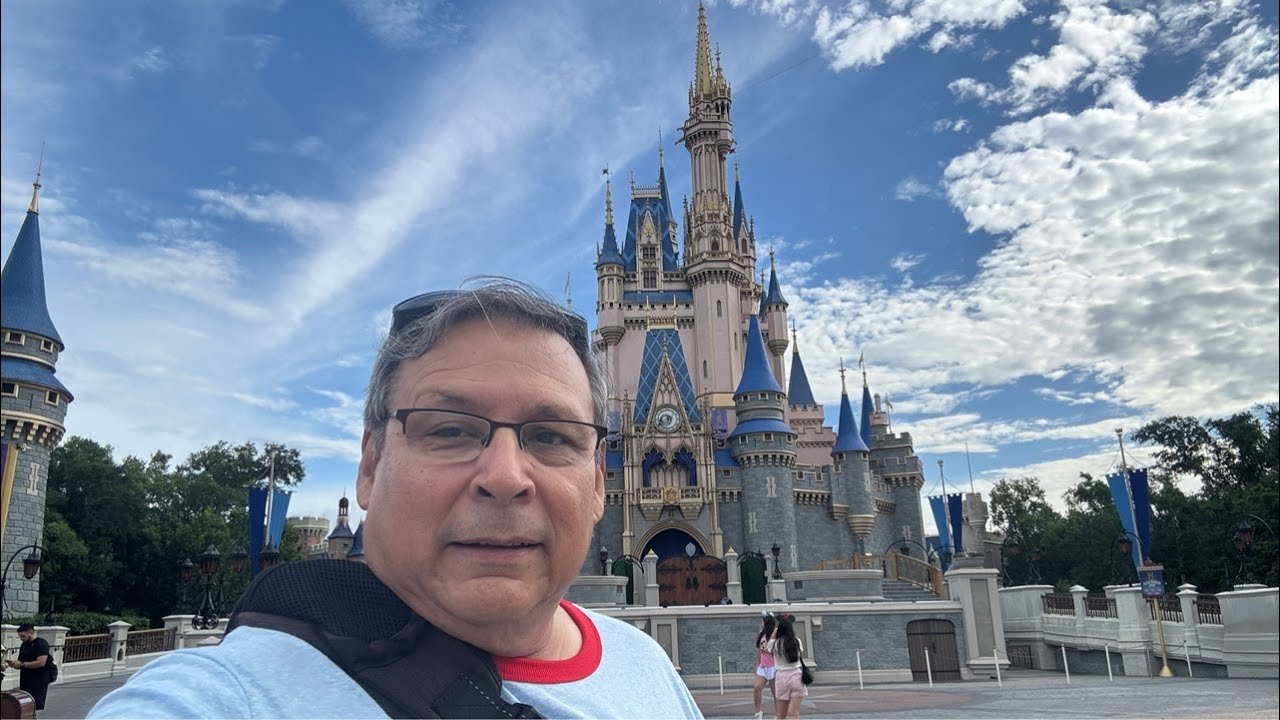 🔴LIVE🔴 Iggy is On the Spot at the Magic Kingdom to say goodbye to Tom ...