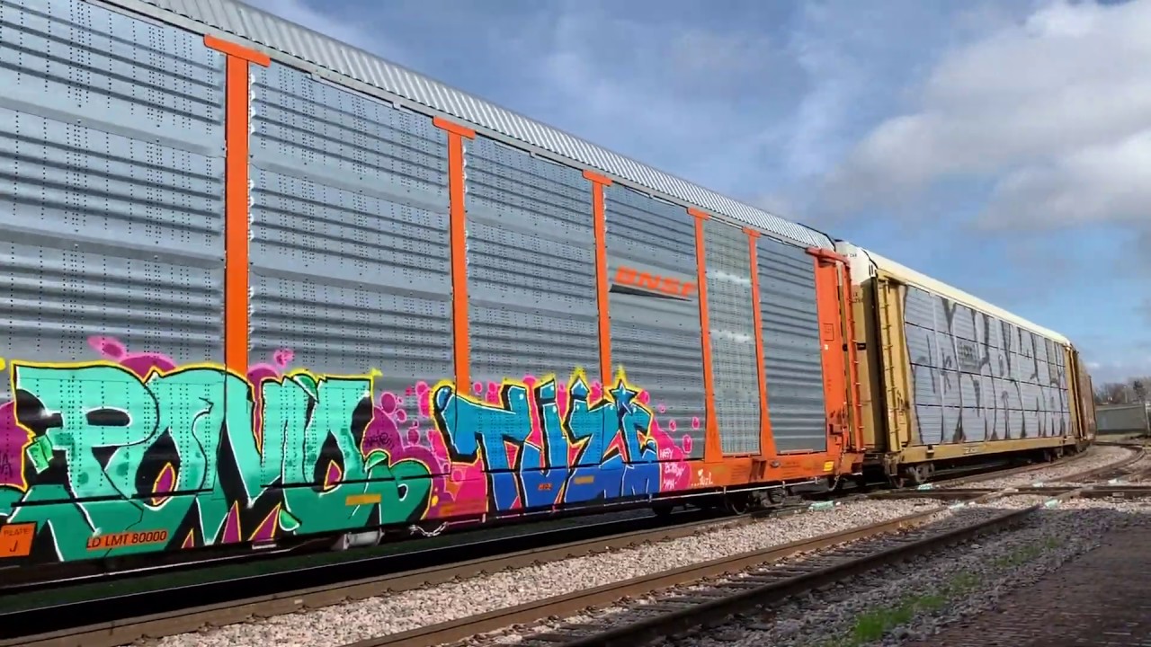 2019-12-27a Union Pacific Autoracks - YouTube